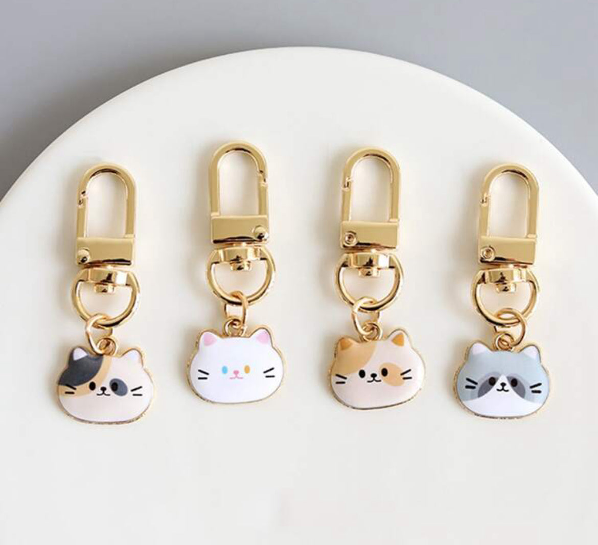 Cute Cat Face Keychain – Kitty kornertt